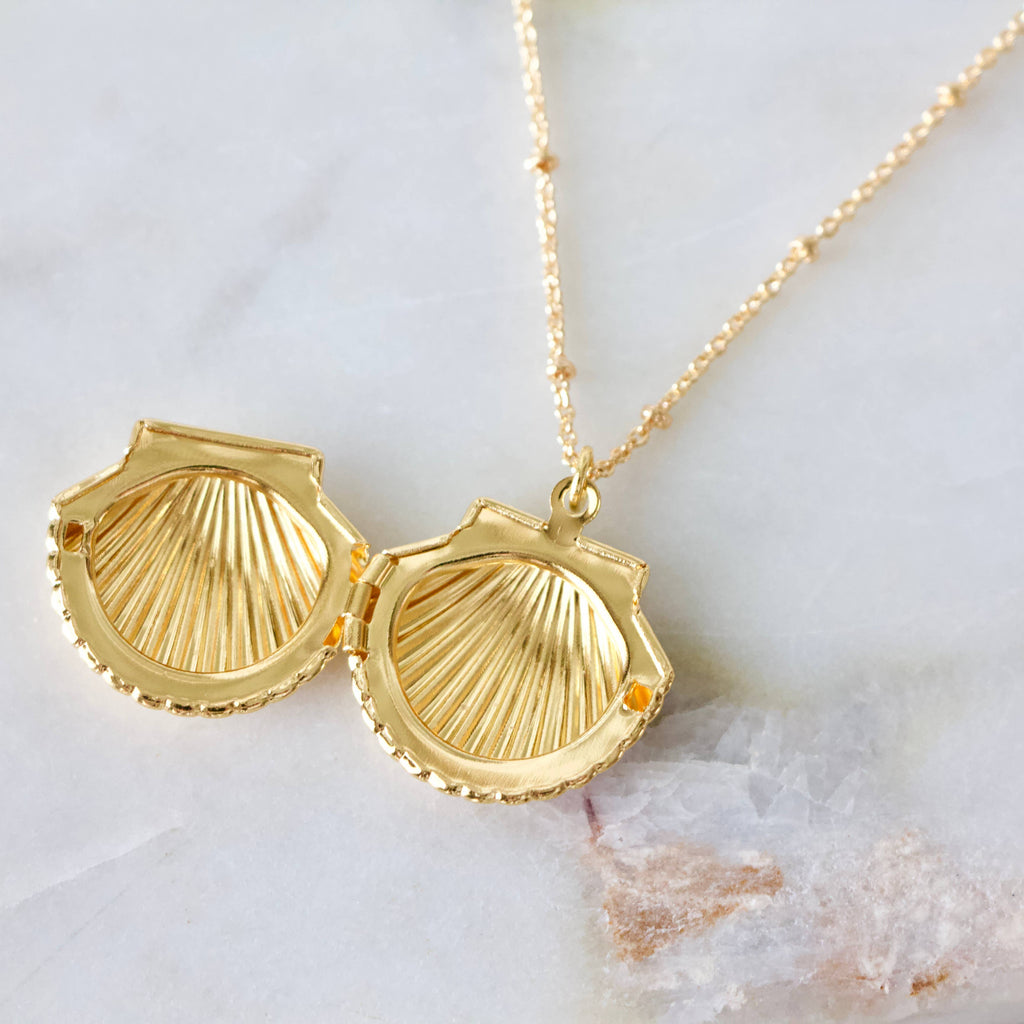 Shell Locket Necklace – CONRADO®